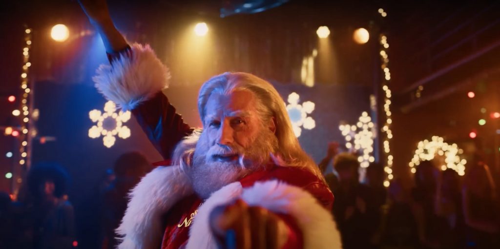 HoIiday Night Fever, John Travolta è Babbo Natale nello spot di Capital ...